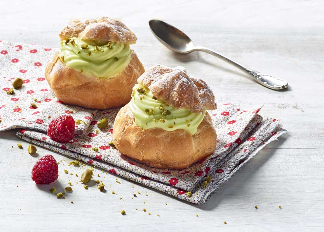 Chou à la crème pâtissière pistache